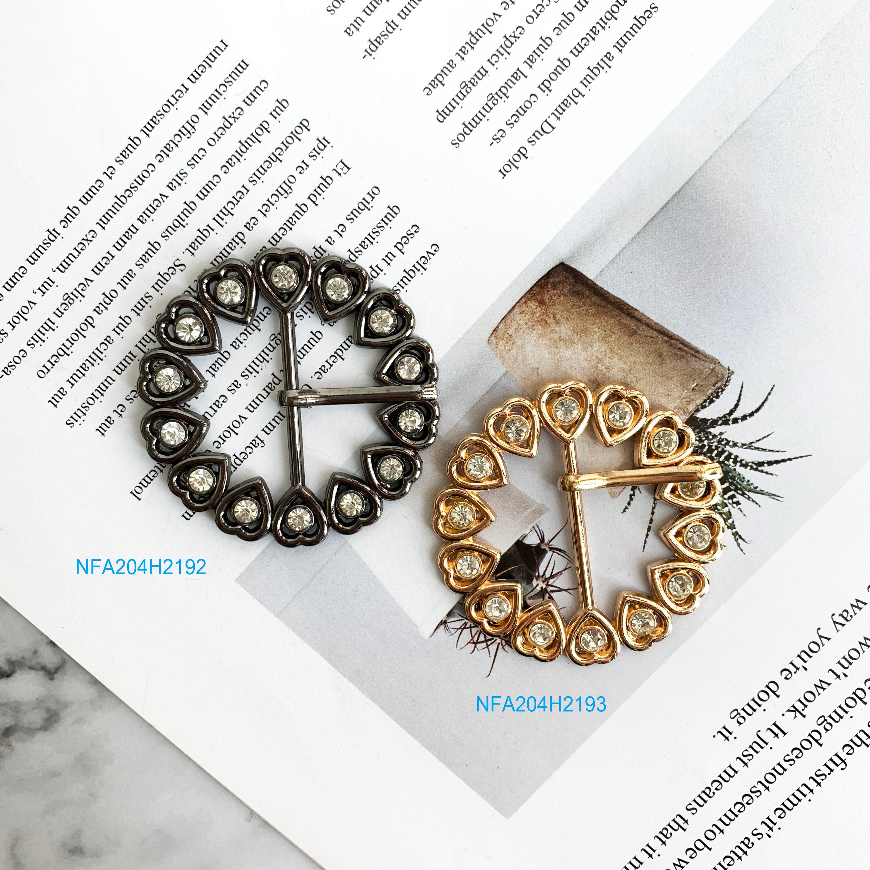 Metal buckle – NextFashion